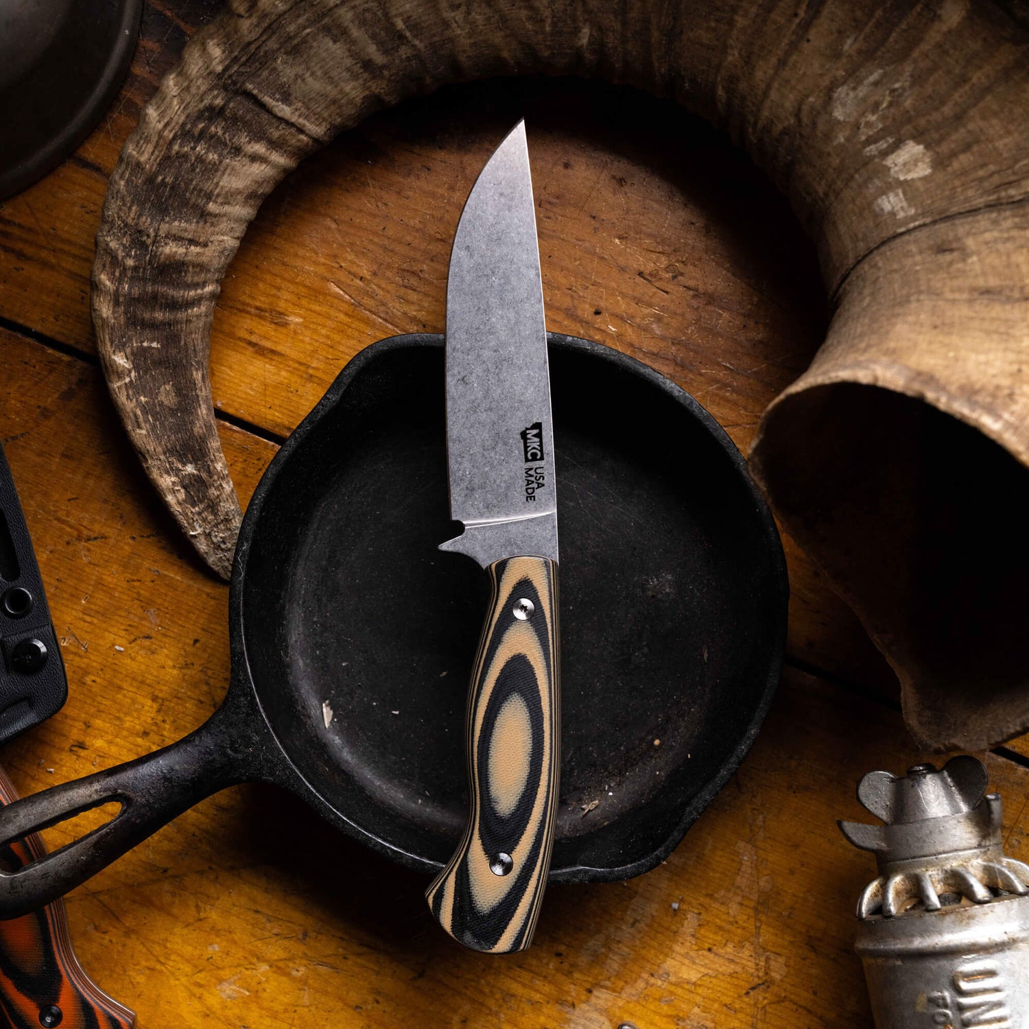 MAGNACUT SUPER CUB - DROP POINT HUNTER - TAN & BLACK