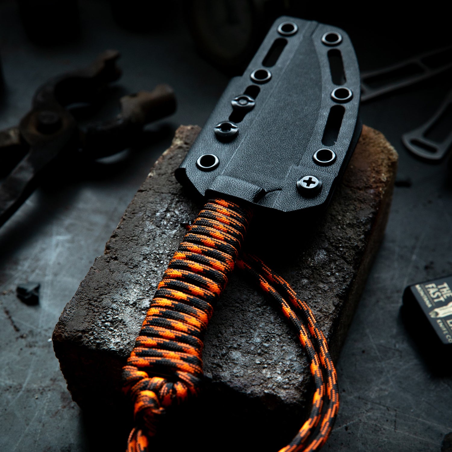 MAGNACUT SPEEDGOAT - ORANGE & BLACK